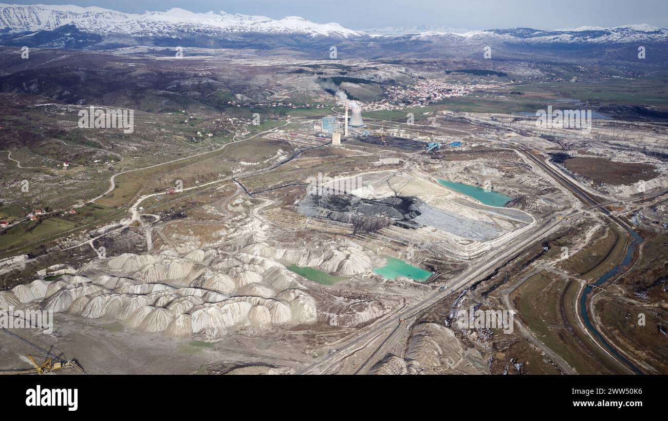 Drone in open pit mine hi-res stock photography and images - Alamy
