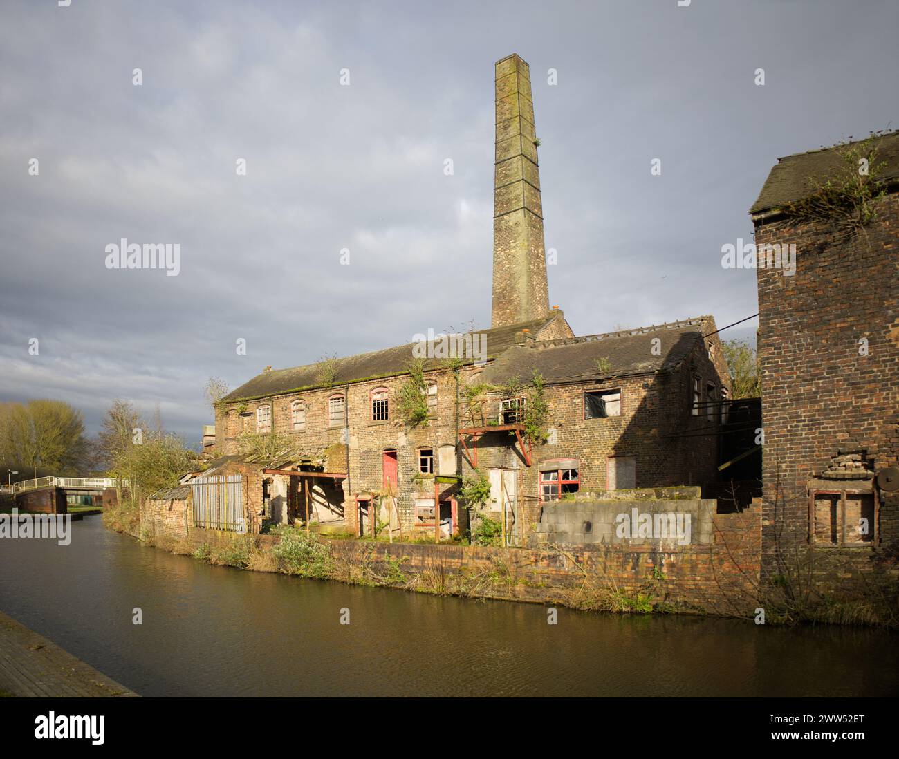 Bottle Kilns and derelict pottery buildings at Middleport and Longport ...