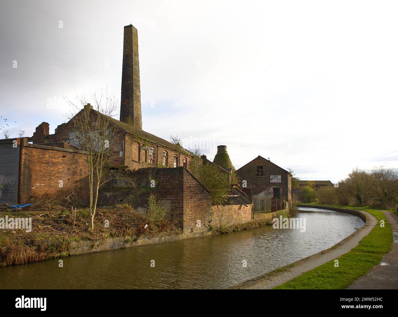 Bottle Kilns and derelict pottery buildings at Middleport and Longport ...
