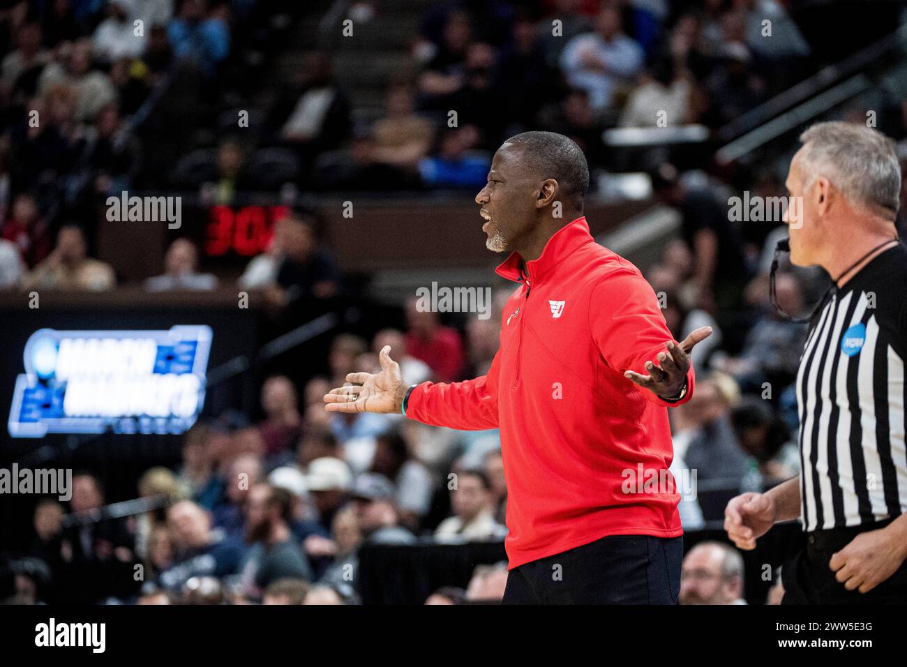 Dayton head coach Anthony Grant reacts to an official's call during the ...