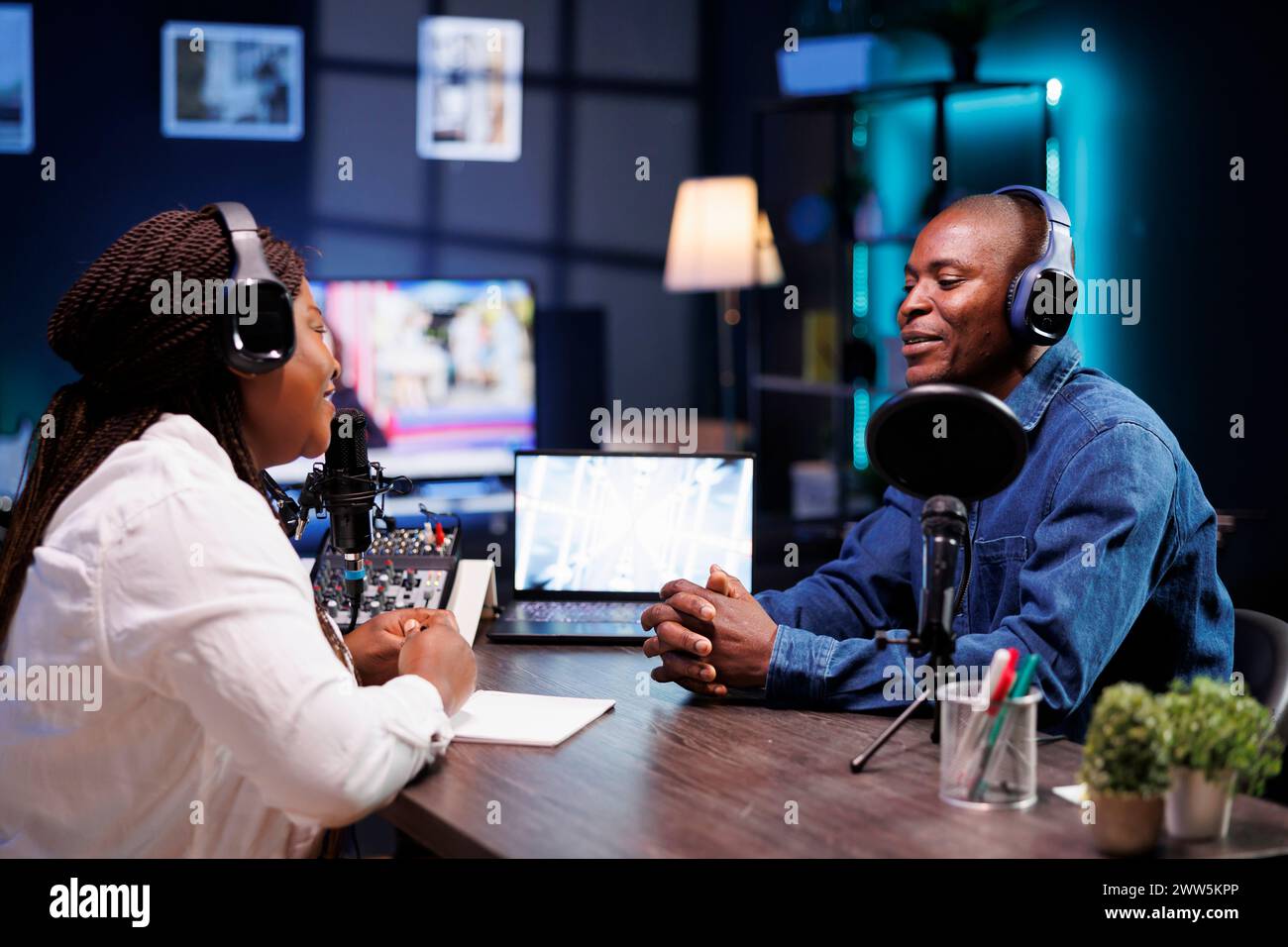 African american record producers hi-res stock photography and images ...