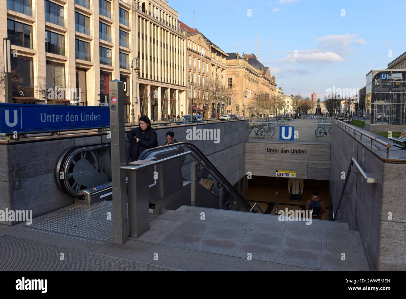 Passengers leaving the new Unter De Linden U Bahn underground railway ...