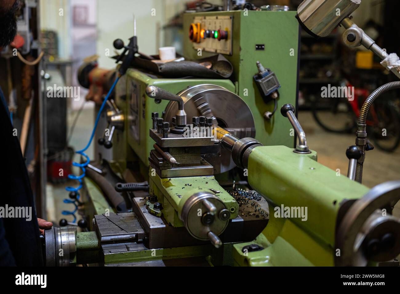 Metal shavings close up metalworking hi-res stock photography and ...