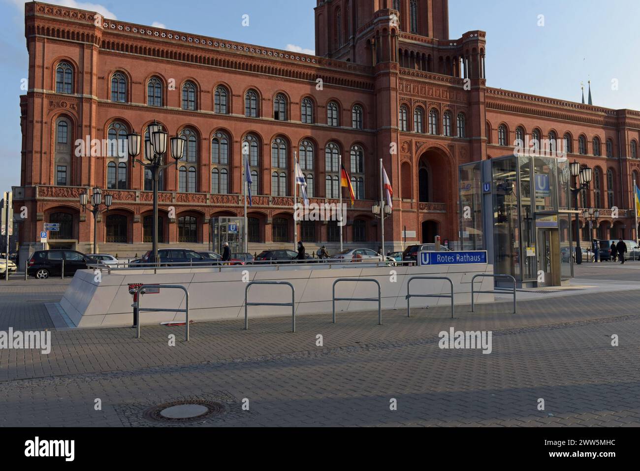 Rotes rathaus u bahn station hi-res stock photography and images - Alamy