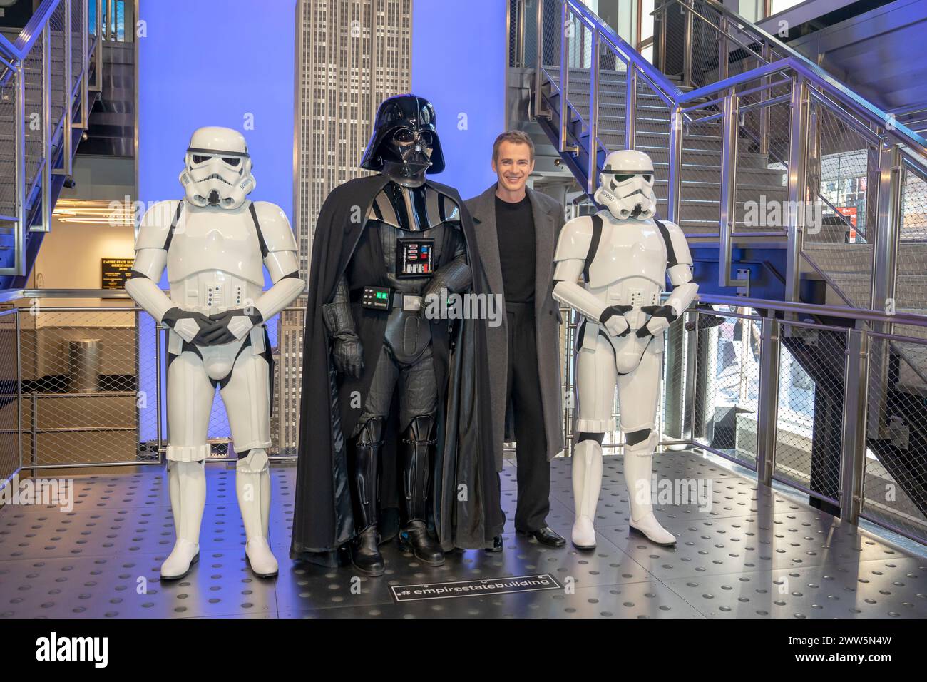 New York, United States. 21st Mar, 2024. Hayden Christensen lights the ...