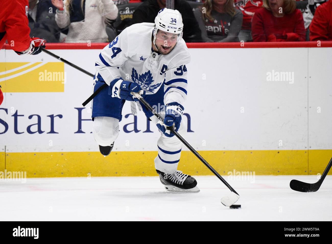 Toronto Maple Leafs center Auston Matthews (34) in action during the ...