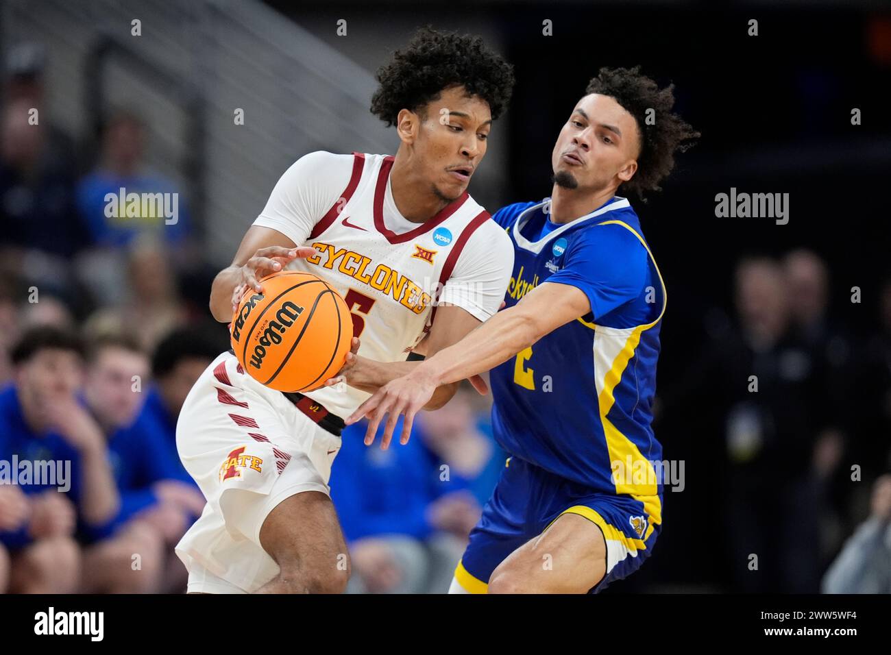 Iowa State's Curtis Jones (5) drives to the basket past South Dakota ...