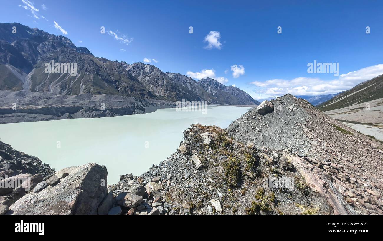 Looking over the moraine wall to the alpine glacial lake'in Mt Cook ...