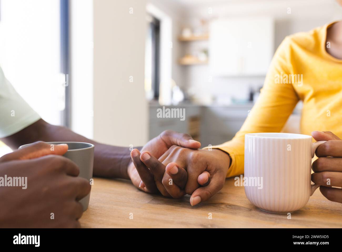 Beautiful young couple shares hi-res stock photography and images - Alamy