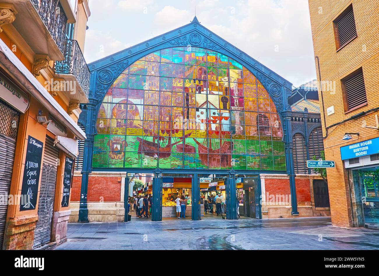 Mercado central de atarazanas exterior hi-res stock photography and ...