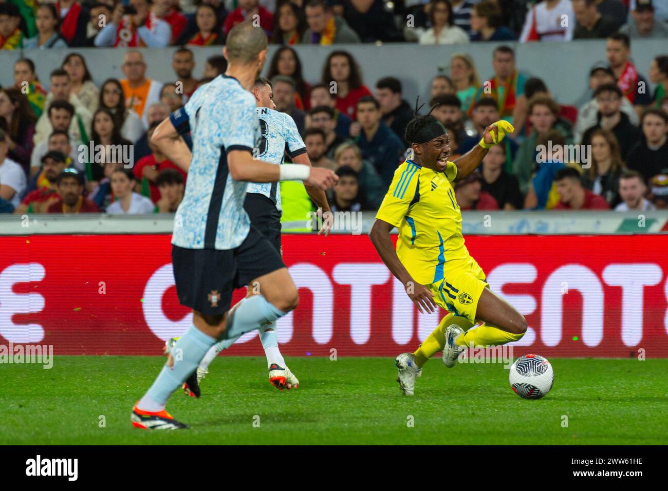 Anthony Elanga suffered the fault during the friendly match between ...