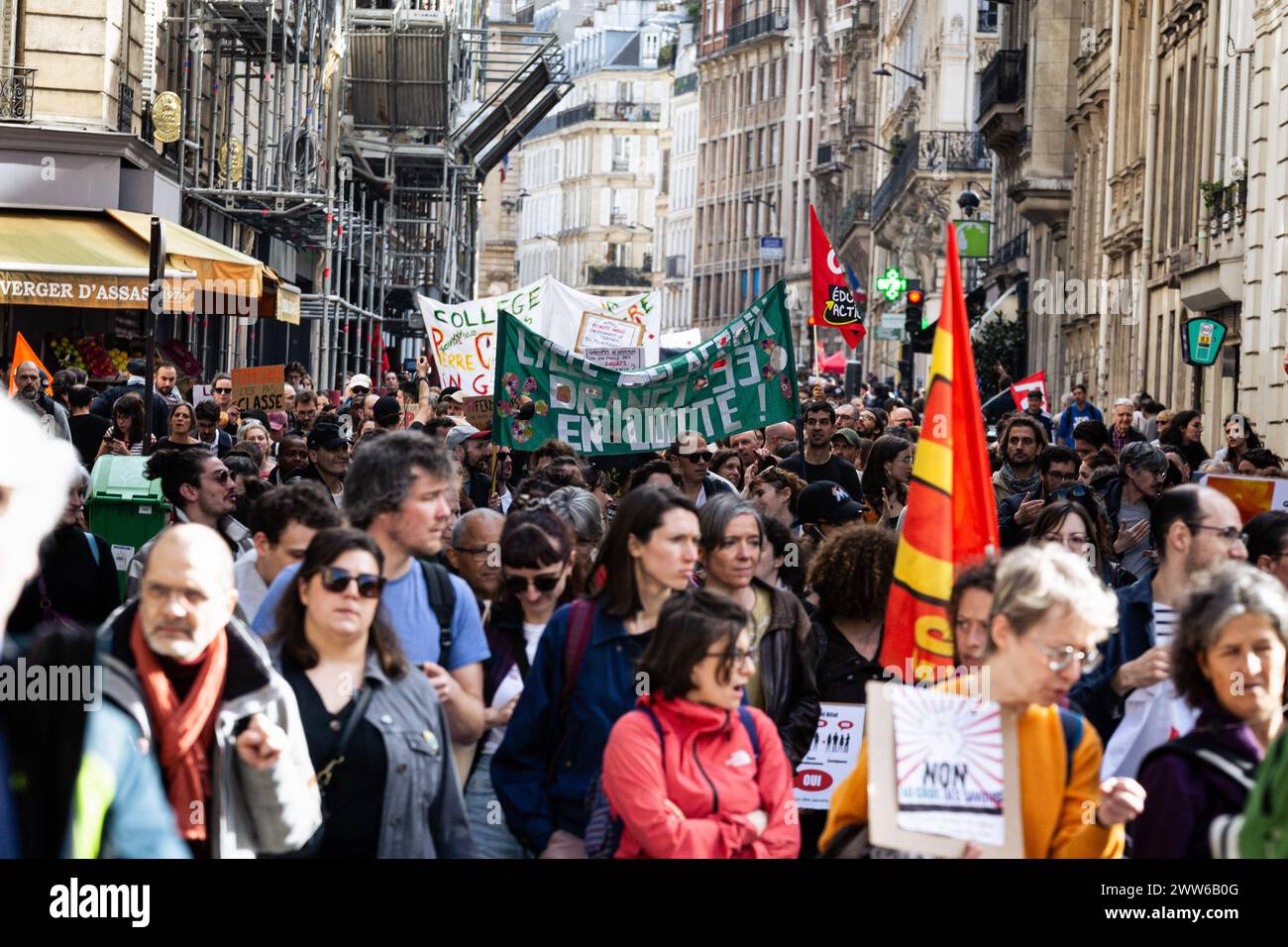 Paris, France. 19th Mar, 2024. A huge group of demonstrators gather ...