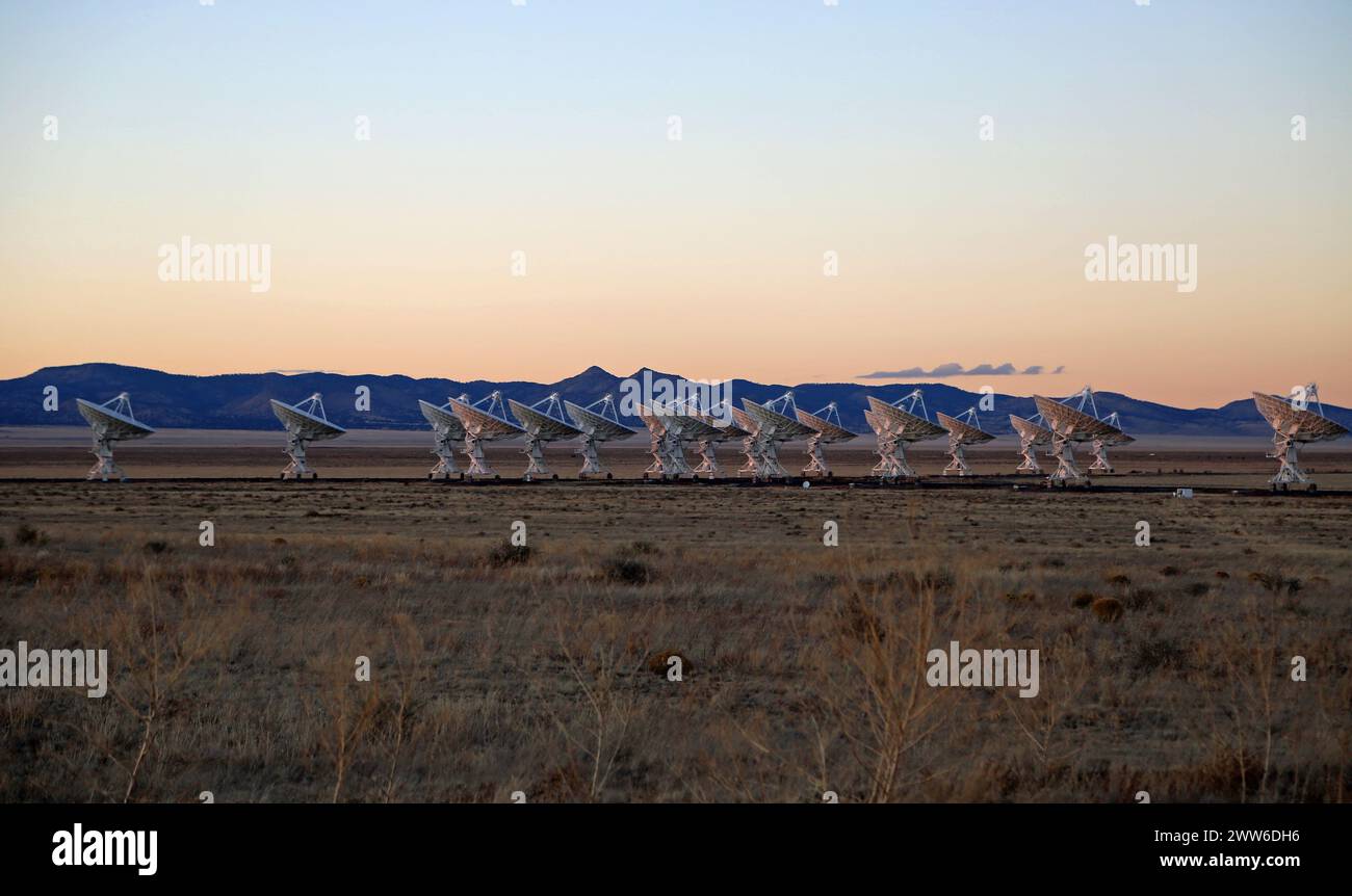 Satellite communication dish array hi-res stock photography and images ...