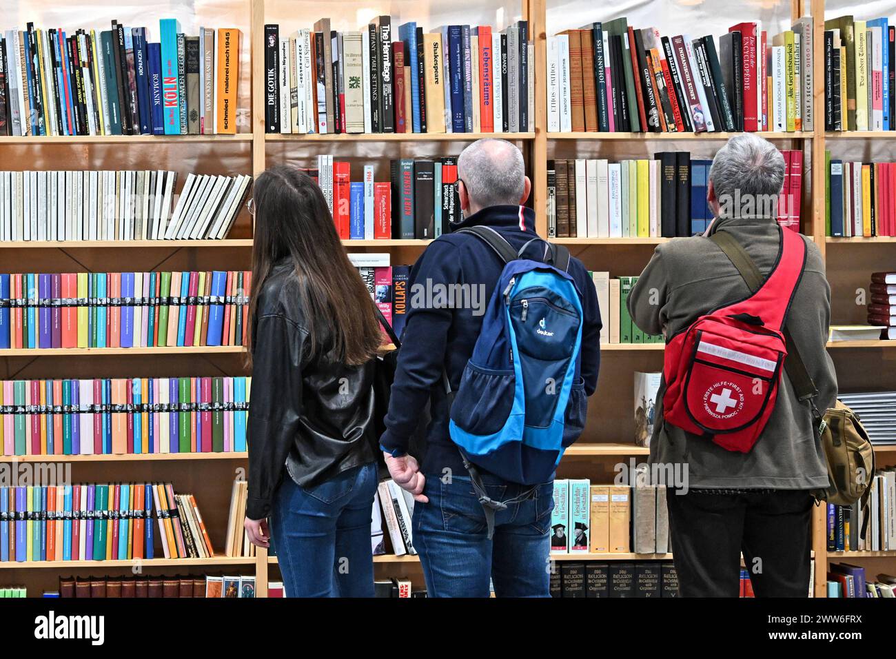 Leipziger Buchmesse 2024. Messebesucher auf der Leipziger Buchmesse am ...