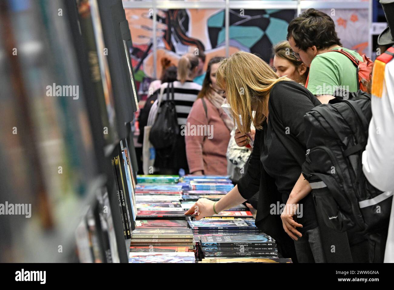 Leipziger Buchmesse 2024. Messebesucher auf der Leipziger Buchmesse am ...