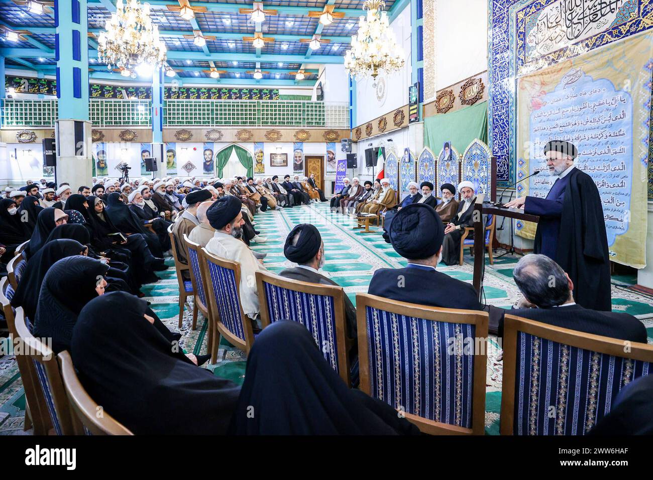 Islamic congregations hi-res stock photography and images - Alamy