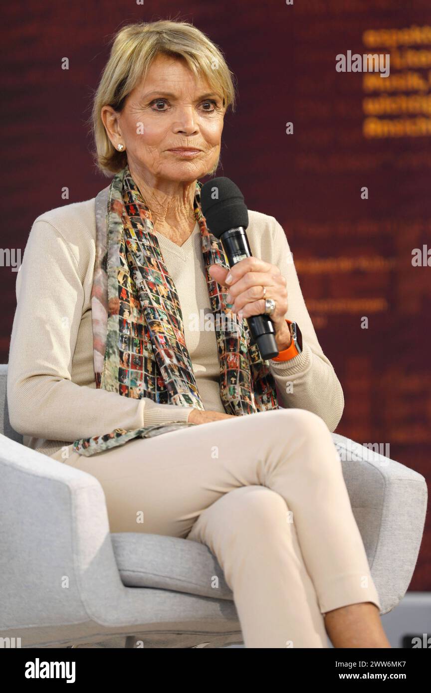 Uschi Glas im Gespräch zu ihrem Buch Ein Schätzchen war ich nie auf der ARD, ZDF und 3sat ...