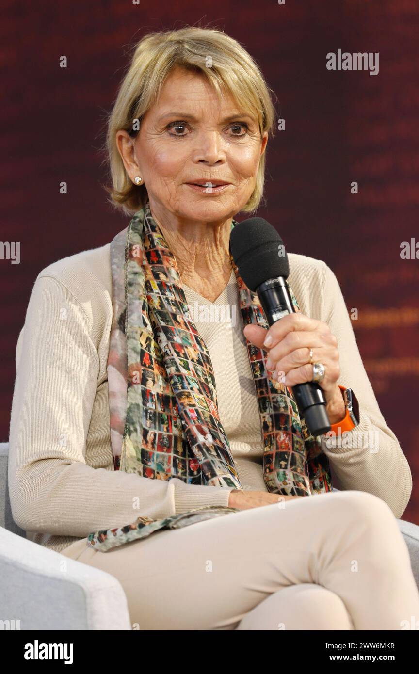 Uschi Glas im Gespräch zu ihrem Buch Ein Schätzchen war ich nie auf der ARD, ZDF und 3sat ...