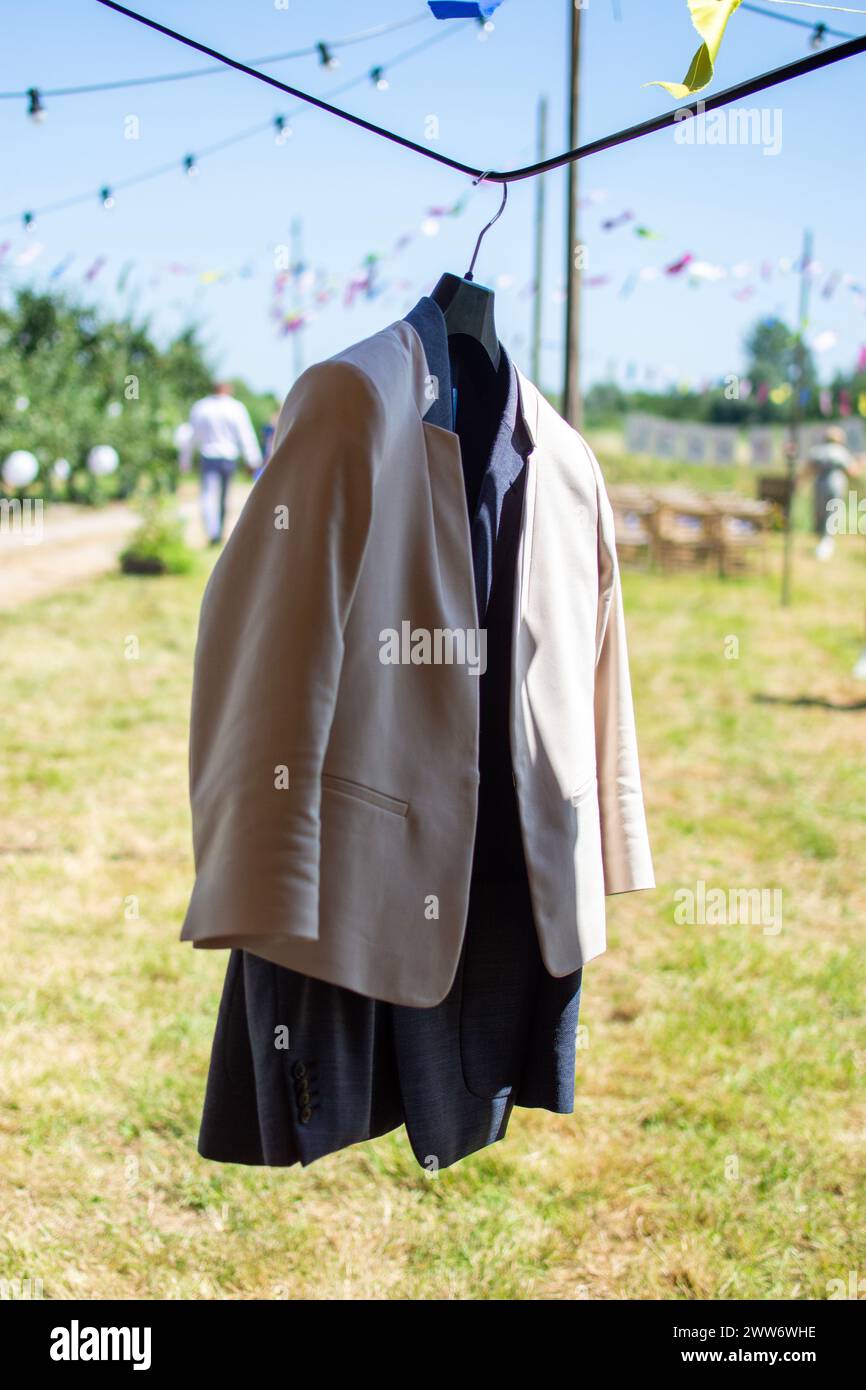 Weddingsuit hi-res stock photography and images - Alamy