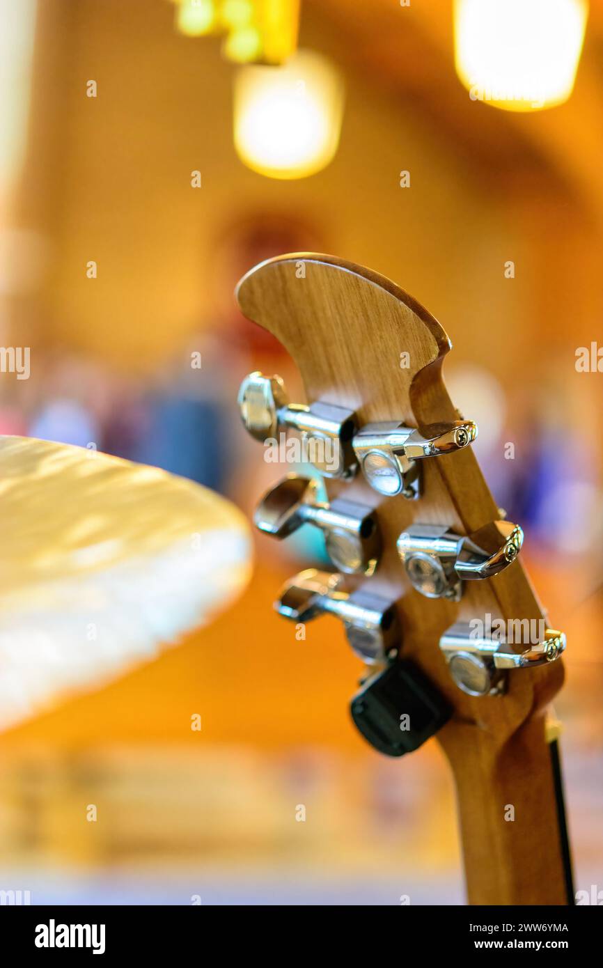 Music instrument hi-res stock photography and images - Alamy