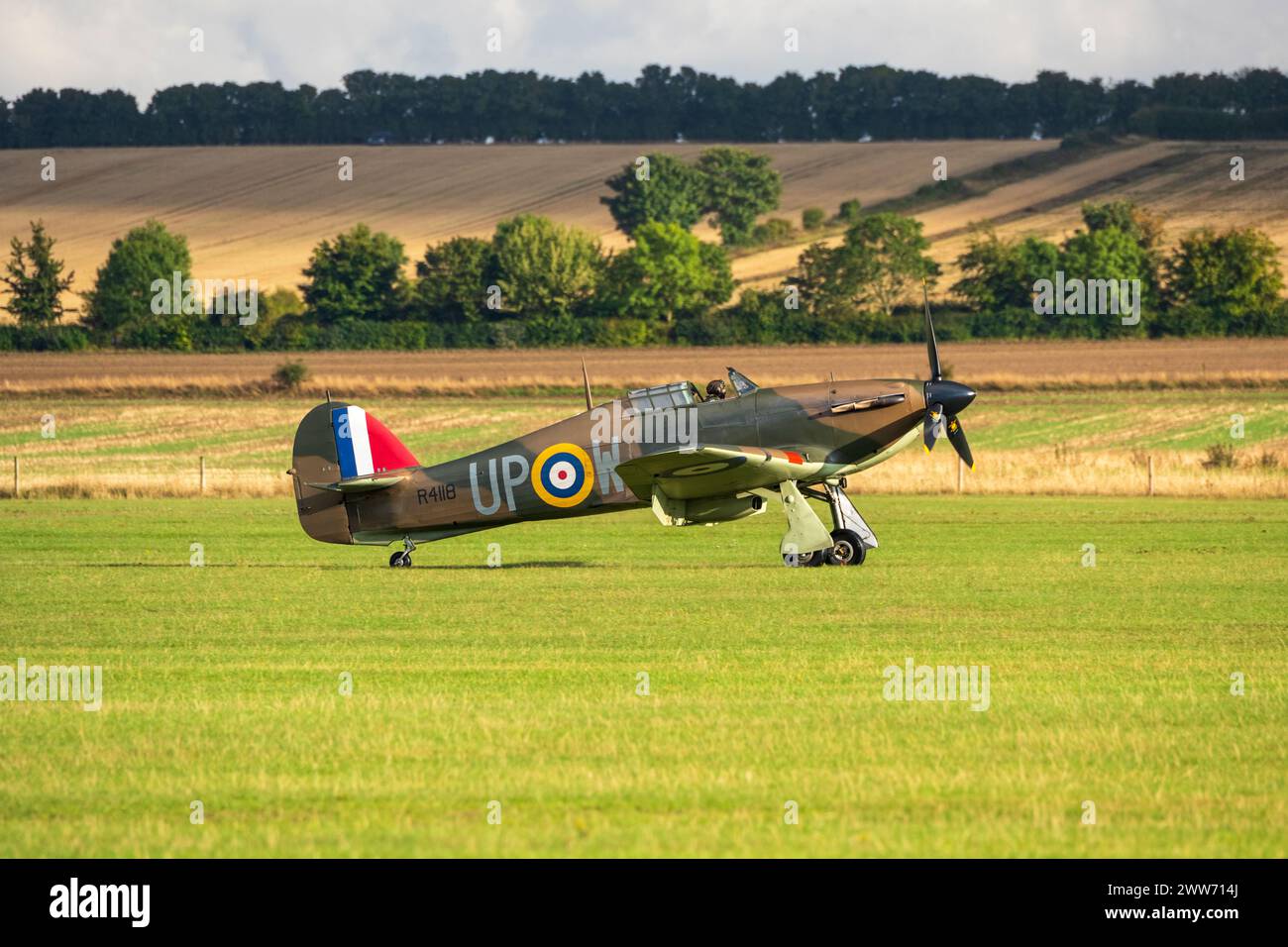 Hawker Hurricane Mk1b R4118 (G-HUPW) landing after display at Duxford ...