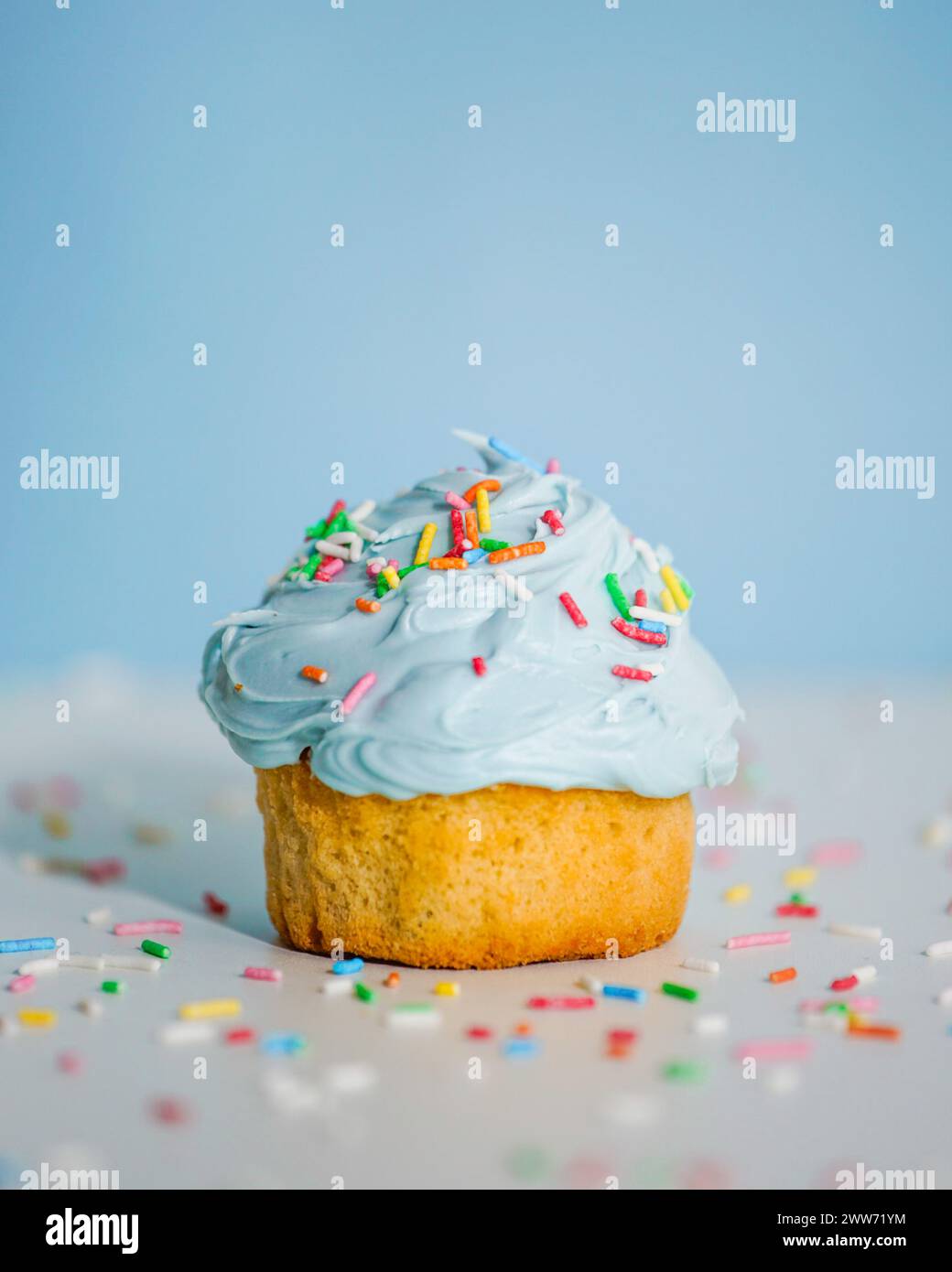 Blue cupcake hi-res stock photography and images - Alamy