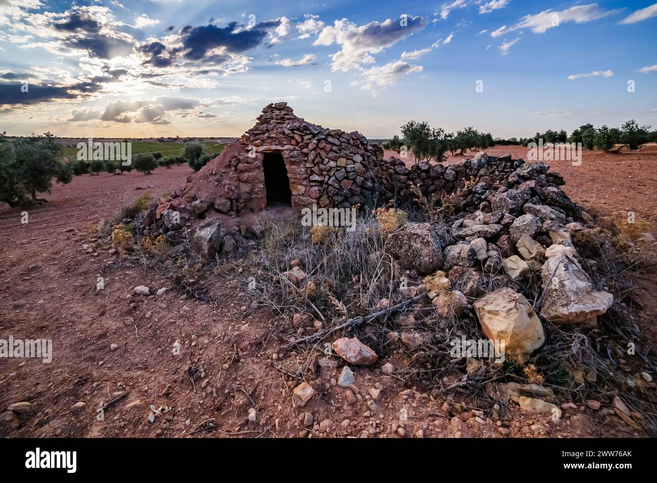 Ancestral country house in the fields of Alhambra Stock Photo - Alamy
