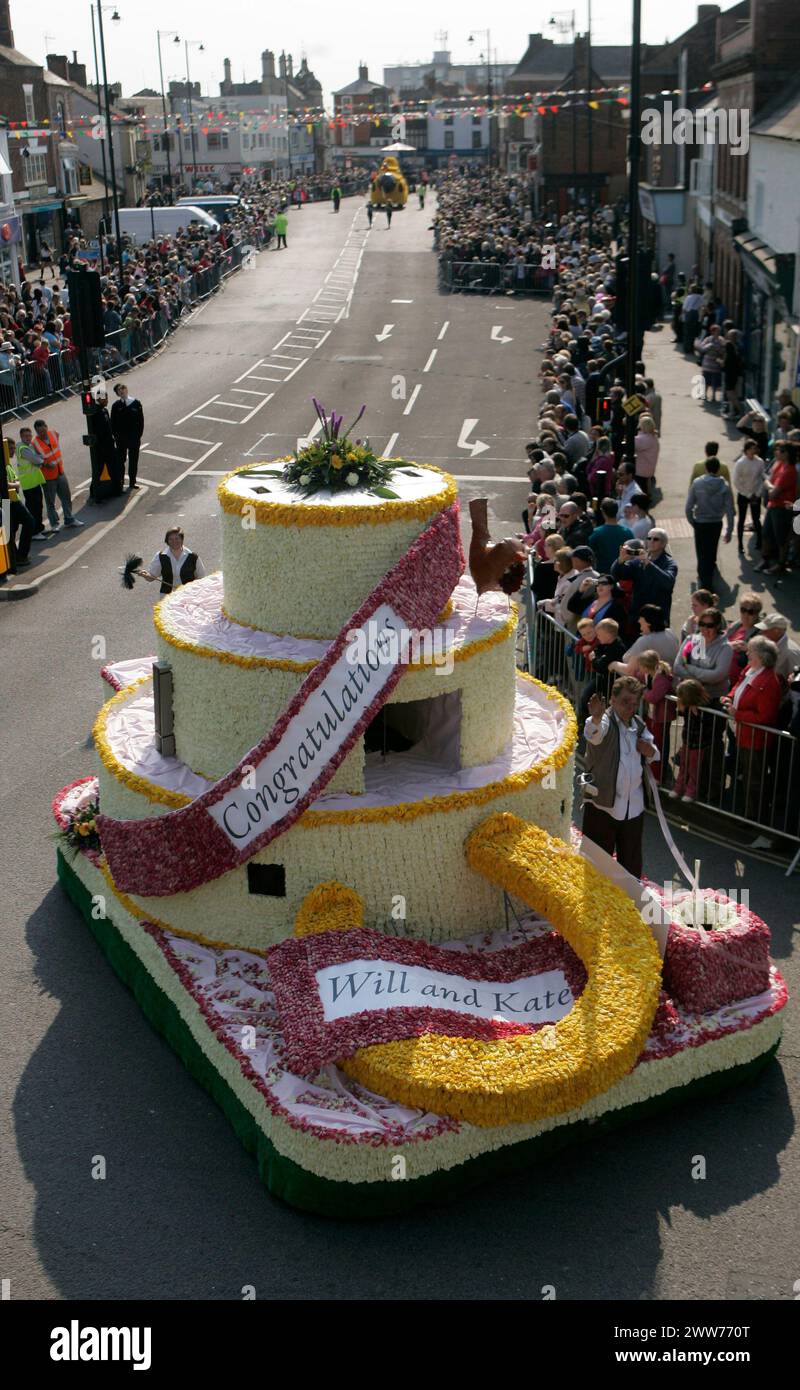 30/04/11 ..A giant wedding cake float, crewed by 'chimney sweeps' who ...