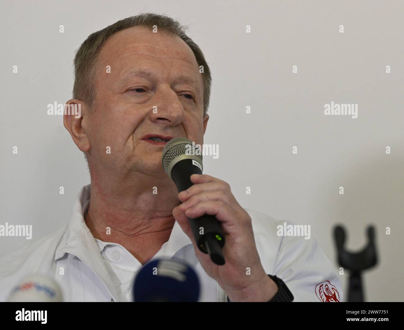 Prague-Motol university hospital gives press briefing on health ...