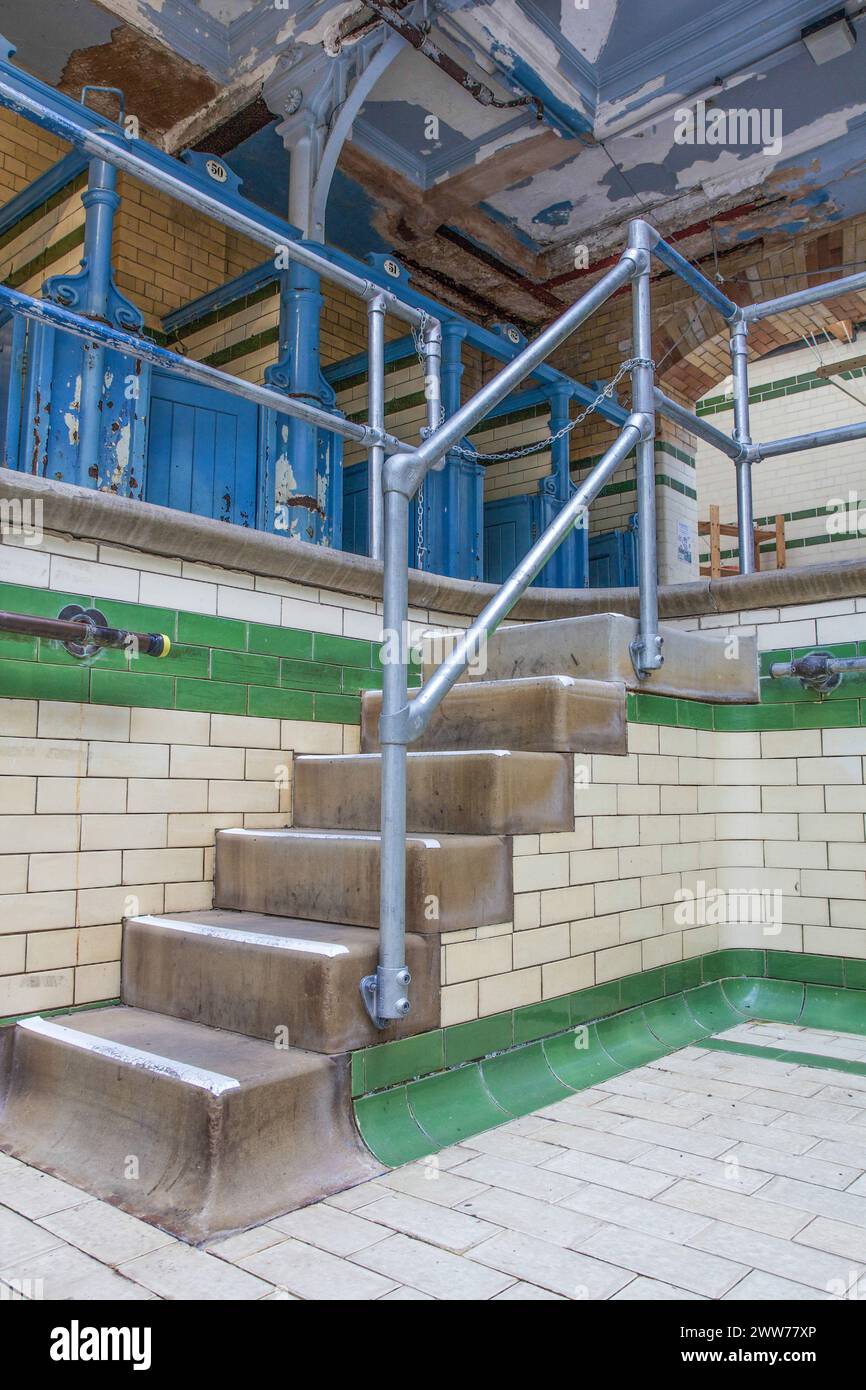 The entrance / exit steps to the Victoria Baths swimming pool ...