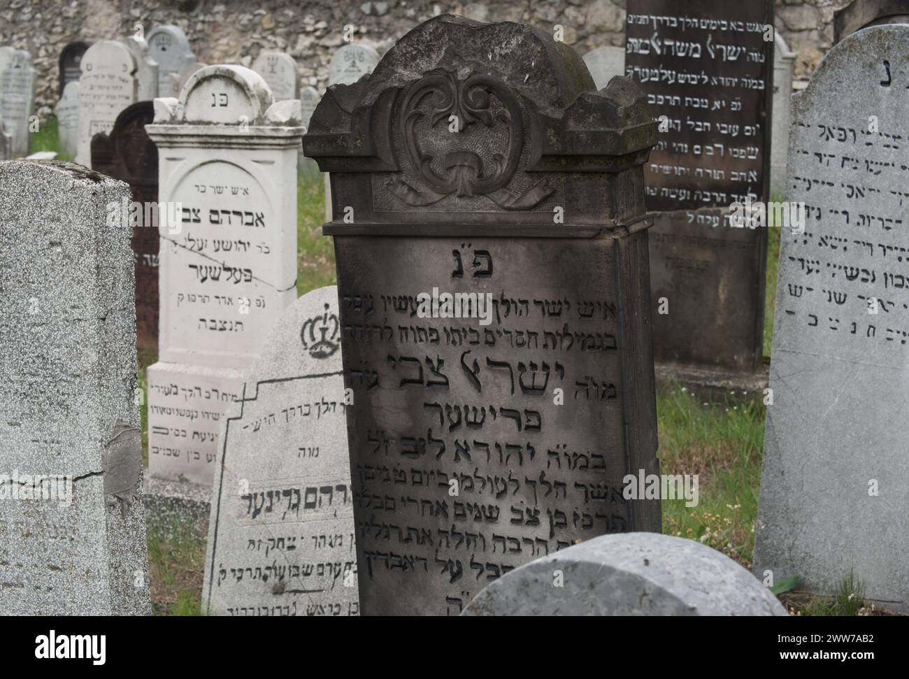 Jewish cemeteries hi-res stock photography and images - Alamy