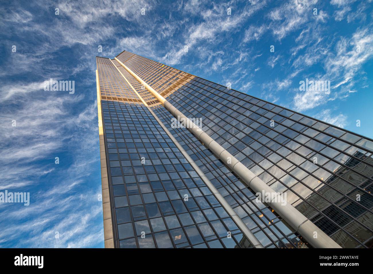 Financial district glass towering clouds hi-res stock photography and ...