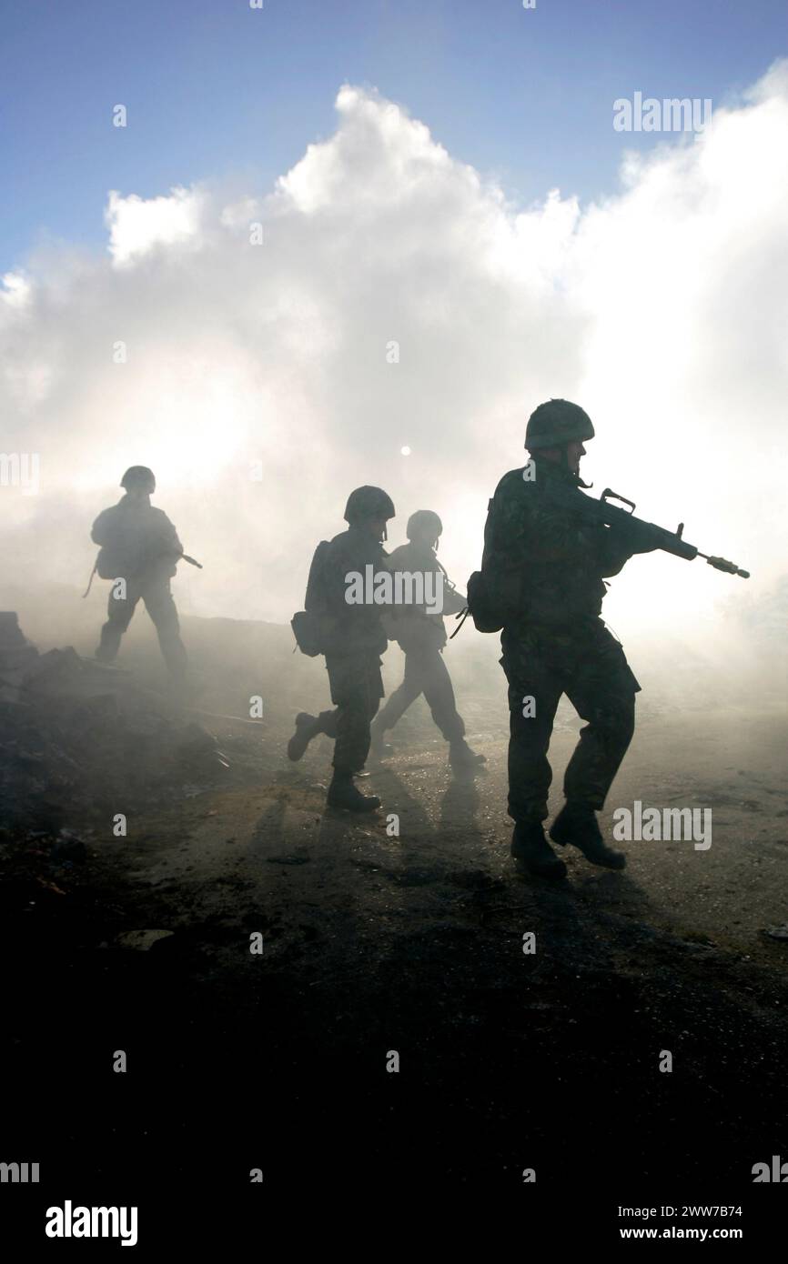 18/07/11 UNDATED FILE PHOTO SHOWING TERRITORIAL ARMY TRAINING IN THE UK ...