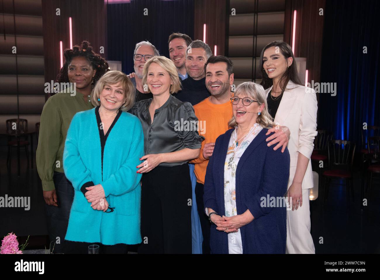 Gruppenfoto mit den Gastgebern Susan LINK und Micky BEISENHERZ, und den ...