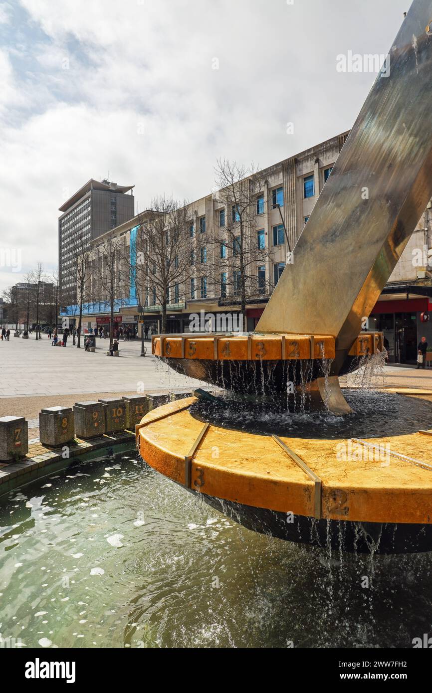 Sundial water feature, Armada Way, Plymouth. The sculpture / water ...