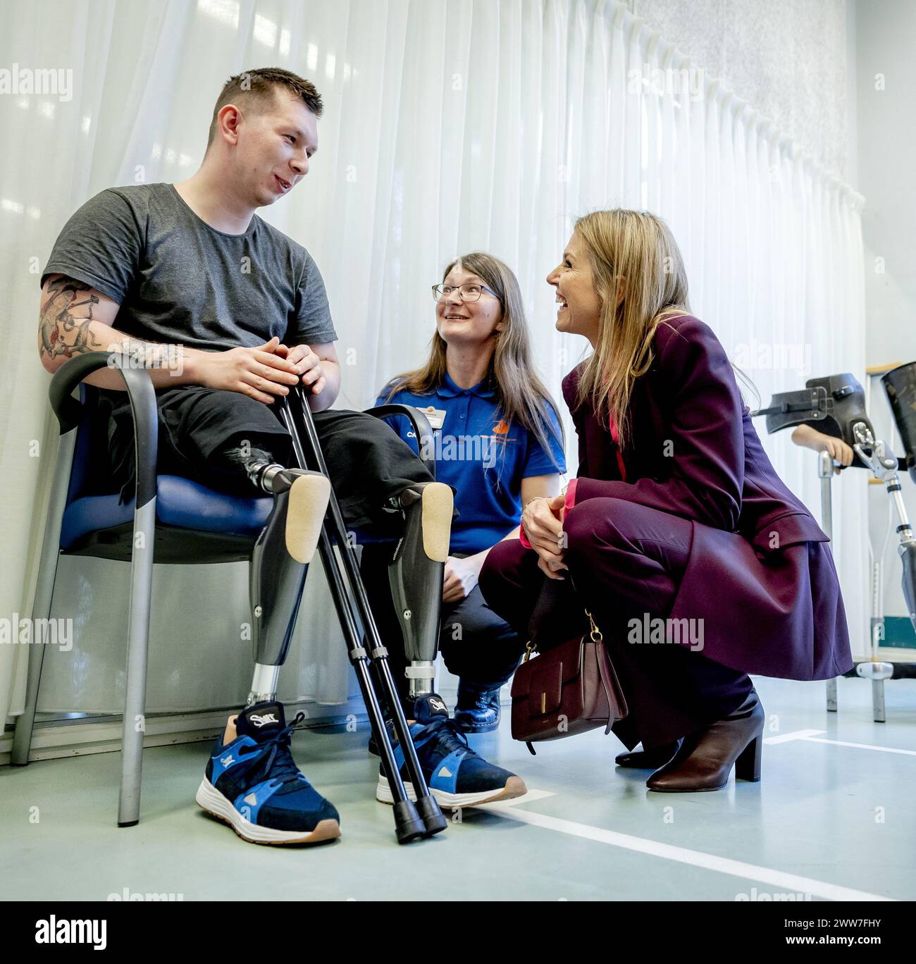 DOORN - Queen Maxima talks to a Ukrainian soldier during a visit to the Military Rehabilitation ...