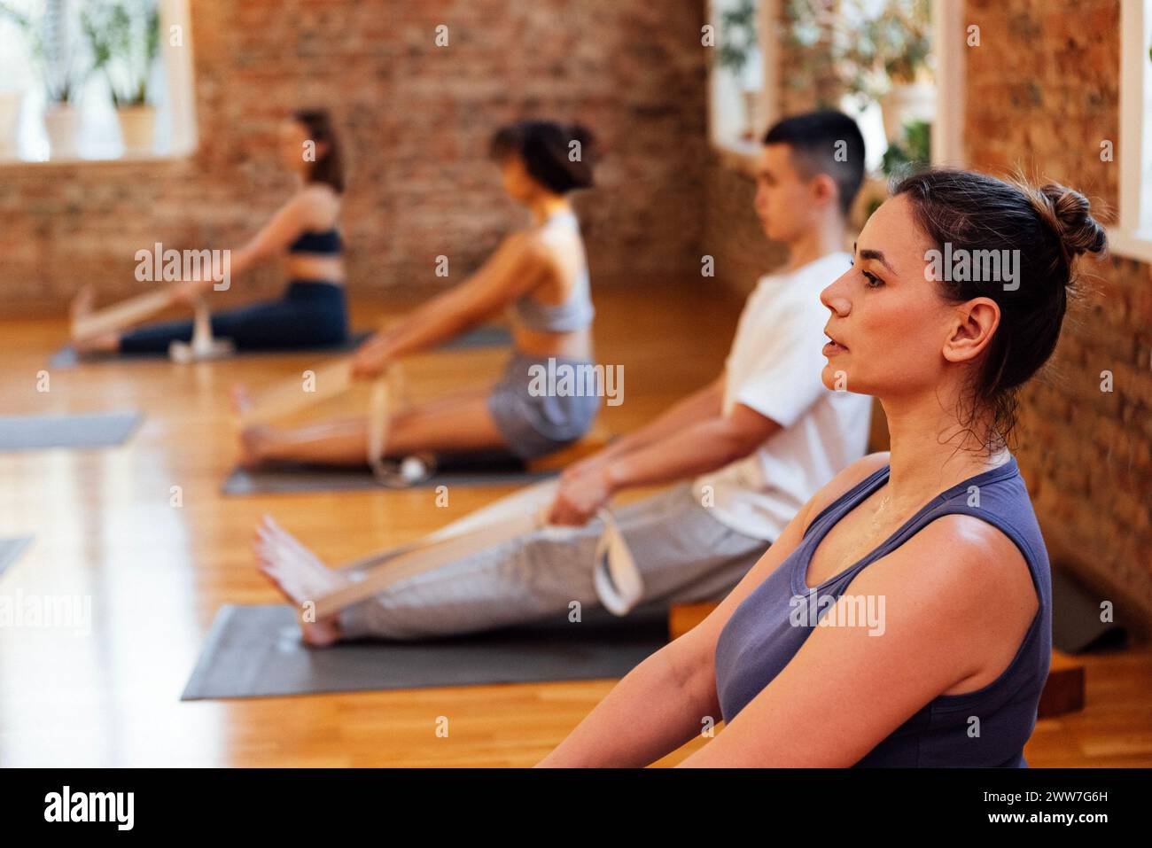 African female exercise group hi-res stock photography and images - Alamy