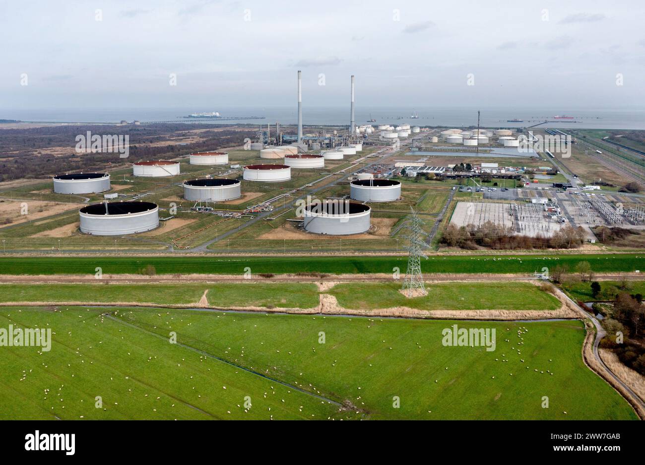 Oil transshipment hi-res stock photography and images - Alamy