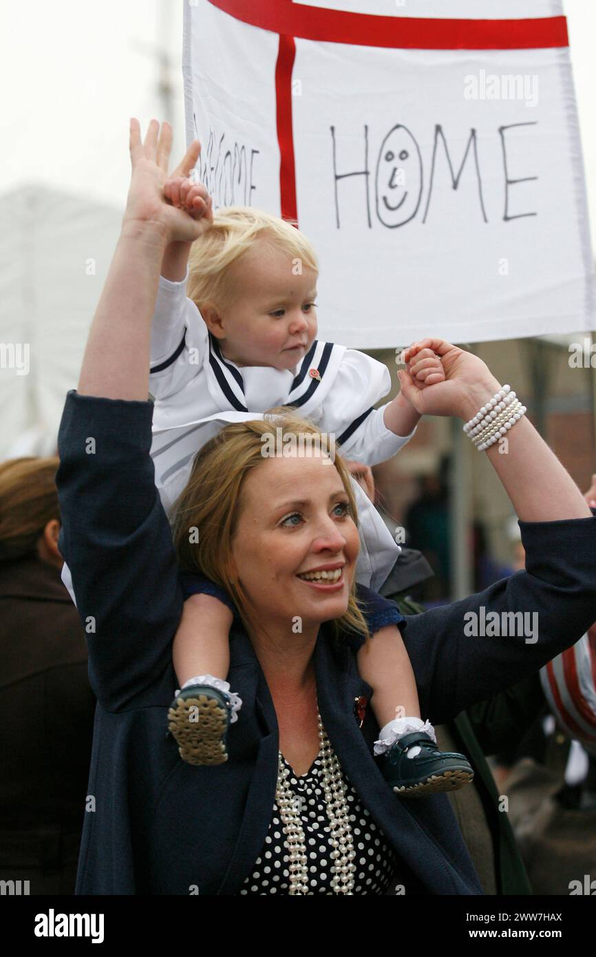 07/11/11.Picutred: Alice (20 months) and Lisa Davidson. .Royal Navy ...