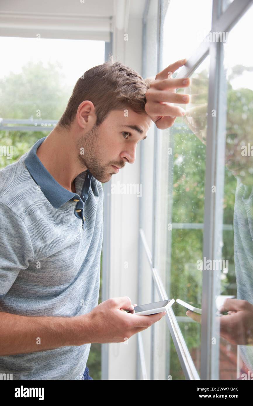 Side profile man leaning hi-res stock photography and images - Alamy