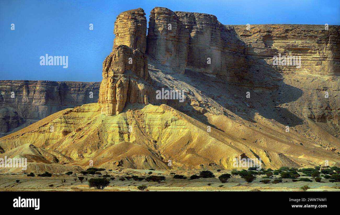 Saudi arabia edge of the world hi-res stock photography and images - Alamy