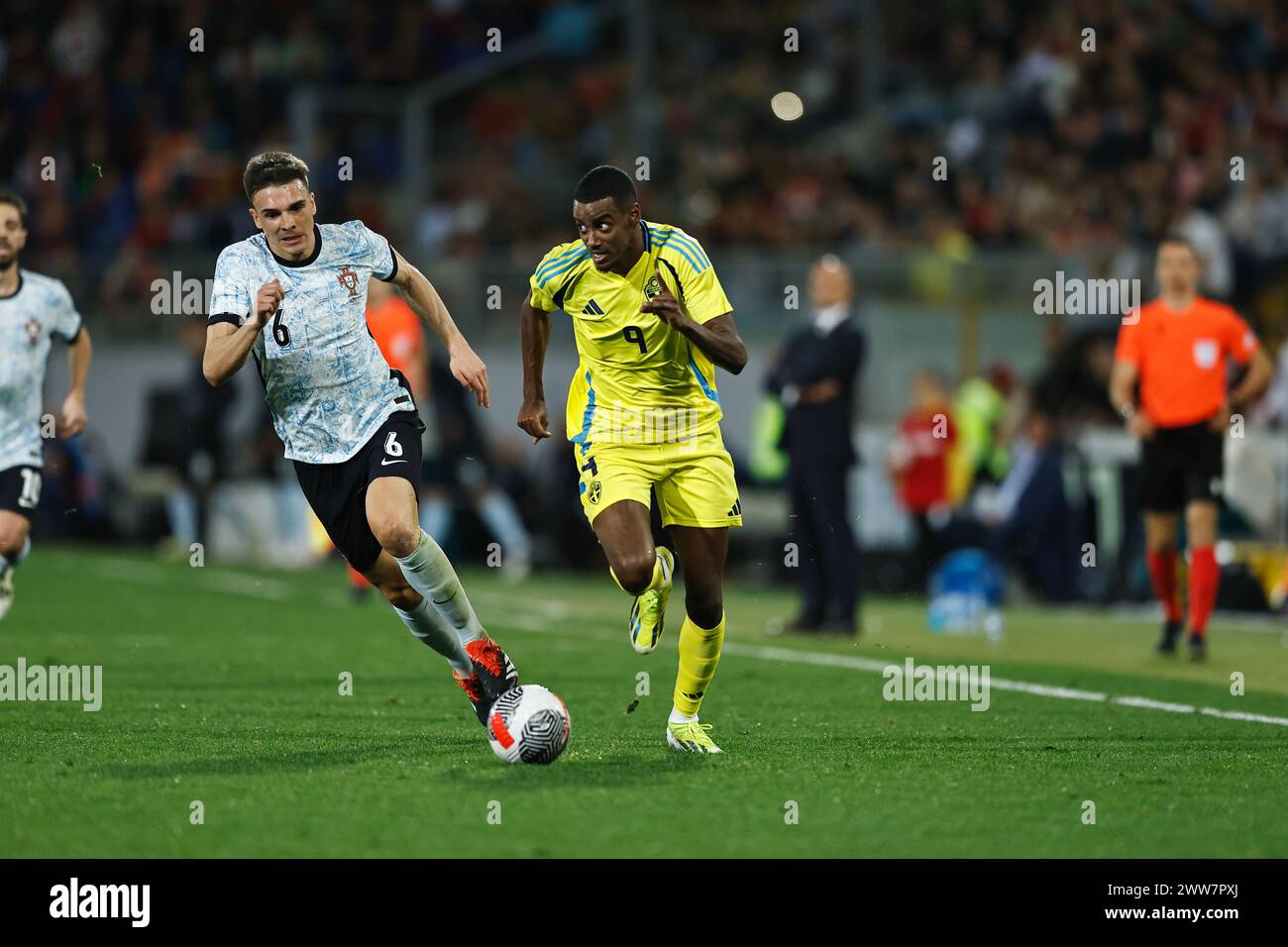 Guimaraes, Portugal. 21st Mar, 2024. (L-R) Joao Palhinha (SWE ...