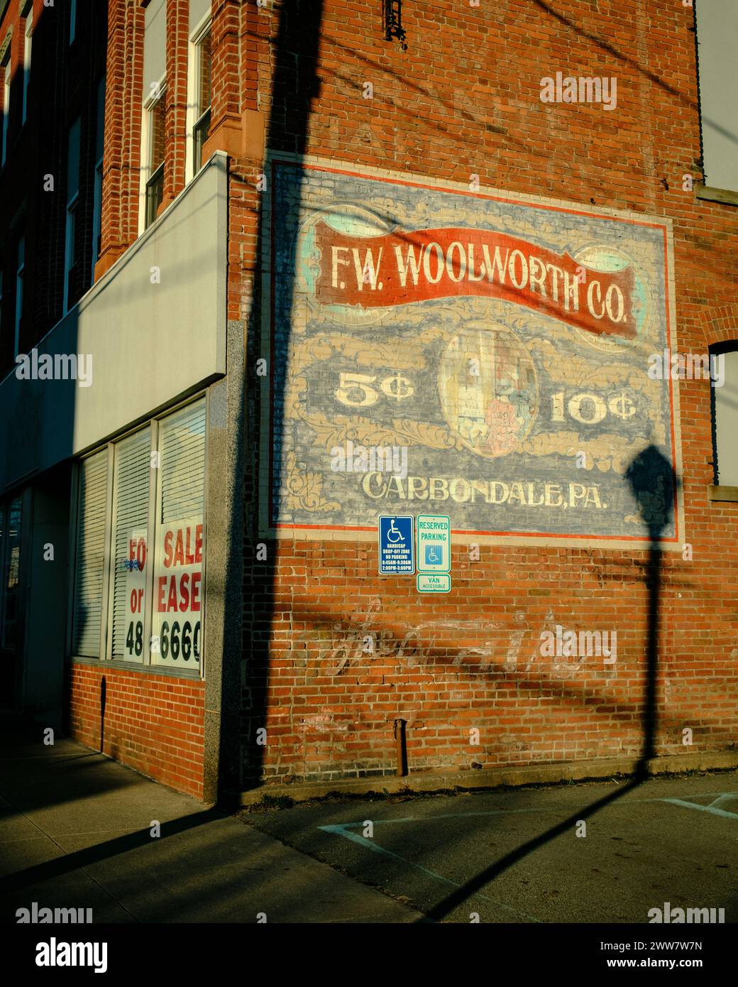 F w woolworth sign hi-res stock photography and images - Alamy
