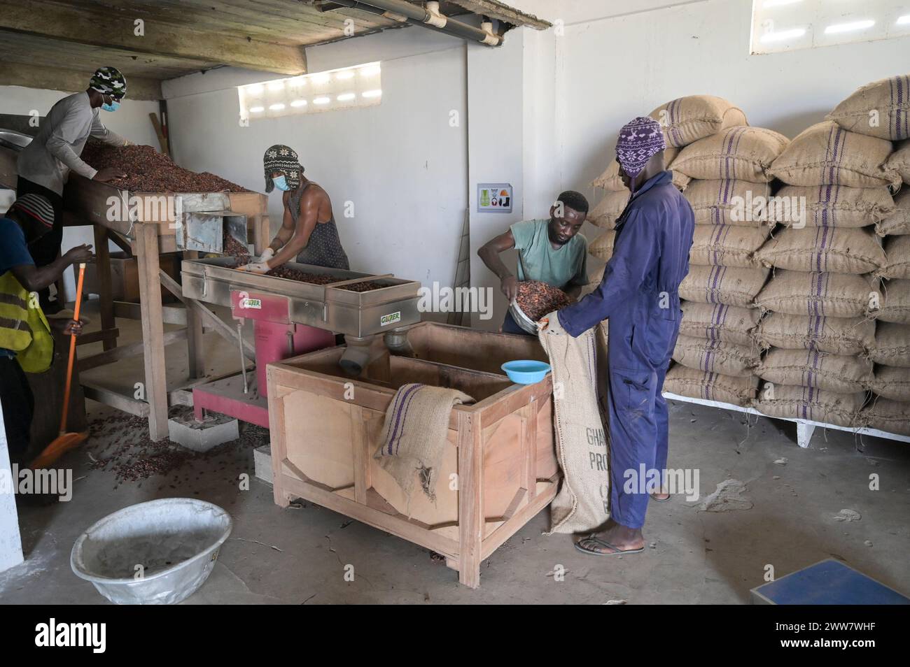 Cocoa jute sack hi-res stock photography and images - Alamy