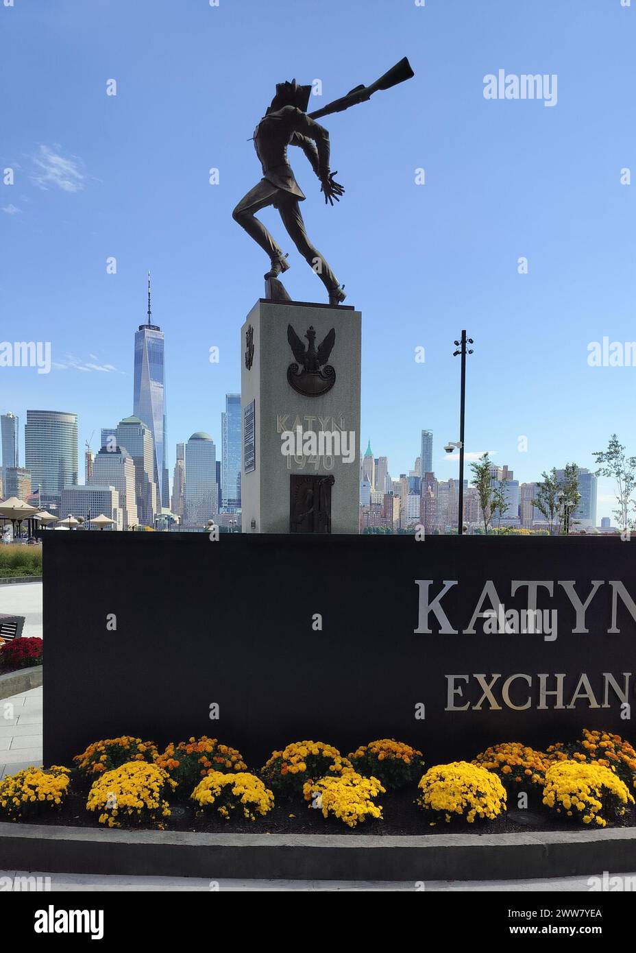 Stalin statue 1991 hi-res stock photography and images - Alamy