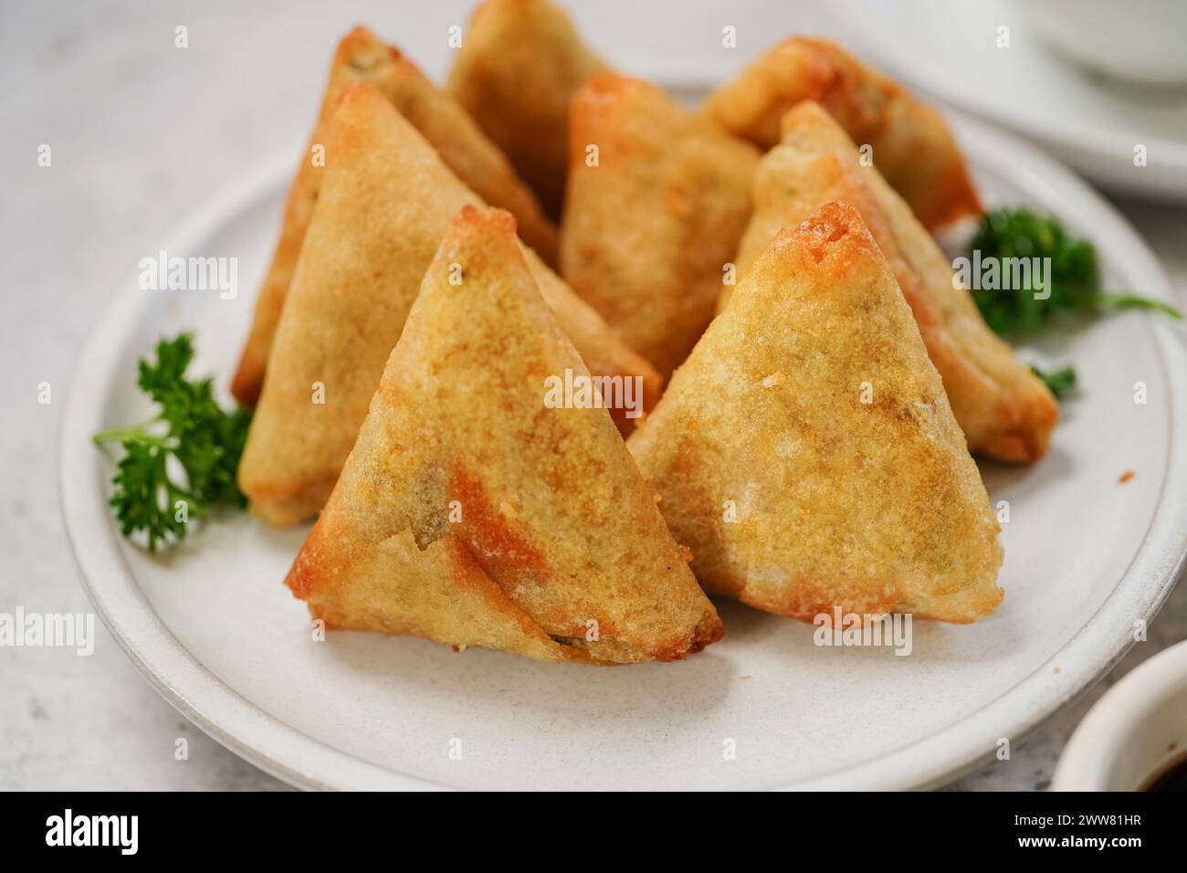Mini samosa hi-res stock photography and images - Alamy
