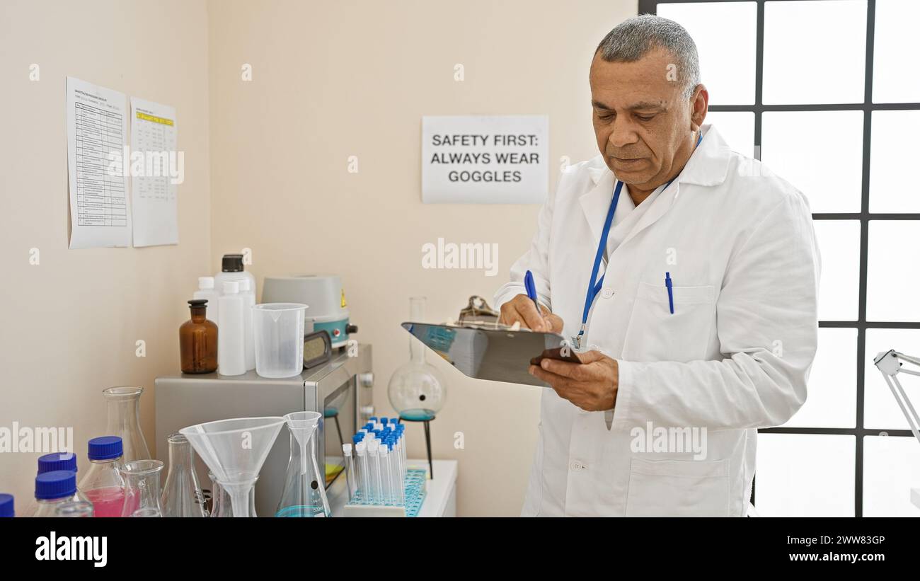 Medical laboratory supervision hi-res stock photography and images - Alamy