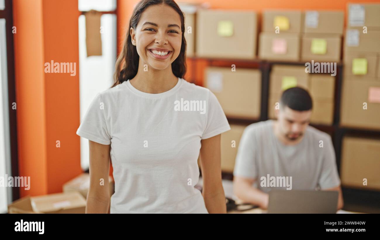Diverse warehouse workers hi-res stock photography and images - Alamy