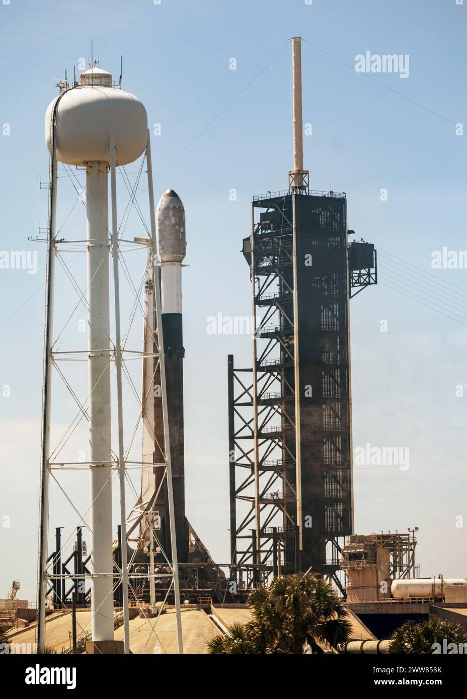 Elon musk rocket 2024 hi-res stock photography and images - Alamy