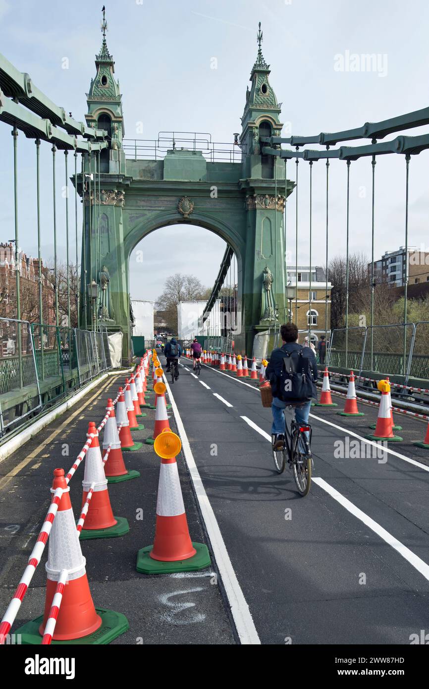 Uses for bridges hi-res stock photography and images - Alamy